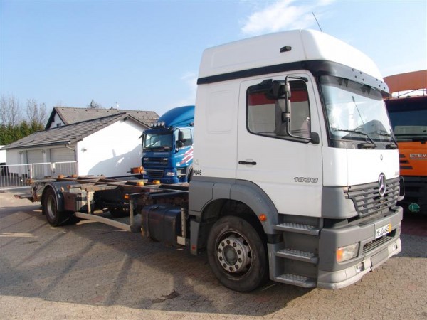 Atego 1833 BDF Rahmen mit Hebeb