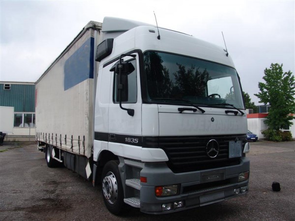 Actros 1835 Tautliner Edscha Verdeck