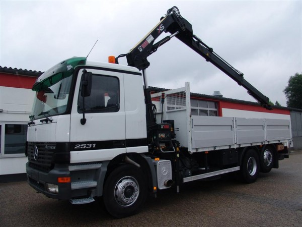 Actros 2531 Baustoffpritsche Kran HIAB 122 ES-2 HiPro